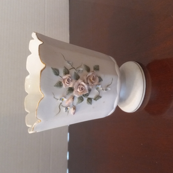Lefton | Accents | Vintage Lefton Porcelain Bisque Vase 43 | Poshmark